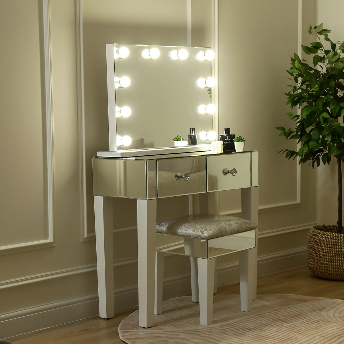 9 Tips for Selecting the Perfect Dressing Set For Your Dressing Room ...